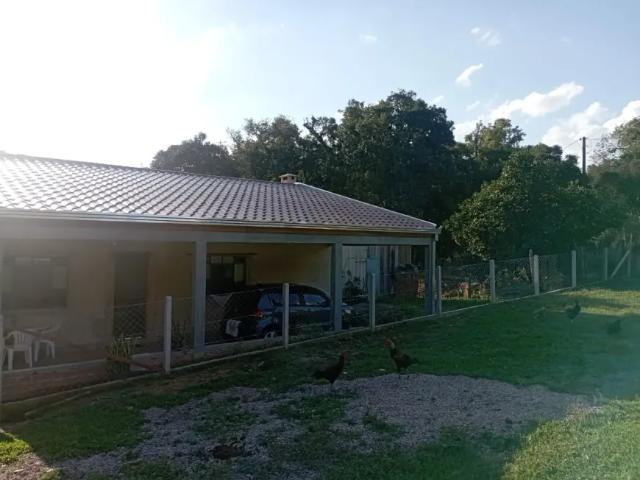 Fazenda/Sítio com 2 Quartos e 2 banheiros à Venda por R$ 195.000