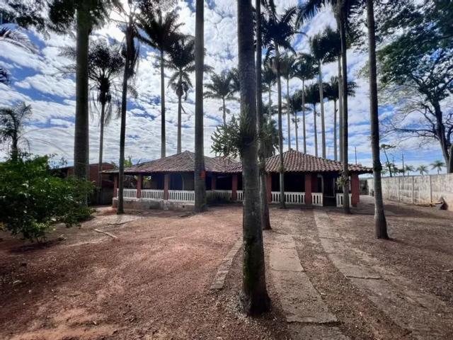 Fazenda/Sítio com 2 Quartos e 3 banheiros à Venda, 264 m² por R$ 649.900