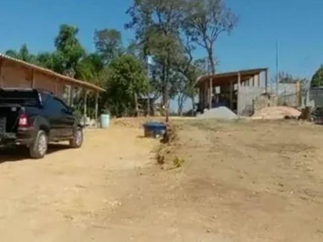 Fazenda/Sítio com 3 Quartos à Venda, 130 m² por R$ 320.000