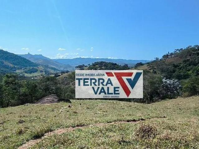 Fazenda/Sítio com 3 Quartos e 1 banheiro à Venda, 100 m² por R$ 2.000.000