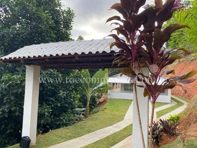 Fazenda/Sítio com 3 Quartos e 1 banheiro à Venda, 110 m² por R$ 320.000