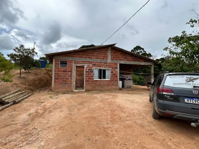 Fazenda/Sítio com 3 Quartos e 1 banheiro à Venda, 120 m² por R$ 300.000