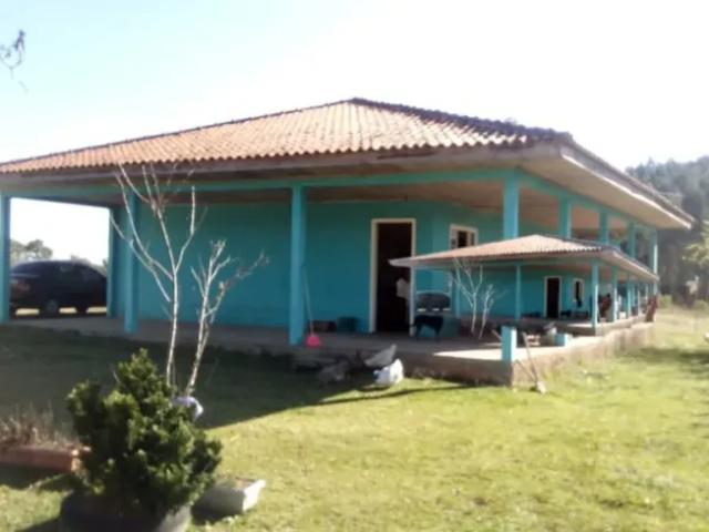 Fazenda/Sítio com 3 Quartos e 1 banheiro à Venda, 130 m² por R$ 299.000