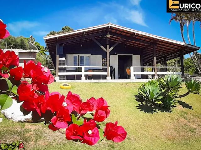 Fazenda/Sítio com 3 Quartos e 2 banheiros à Venda, 143 m² por R$ 1.280.000