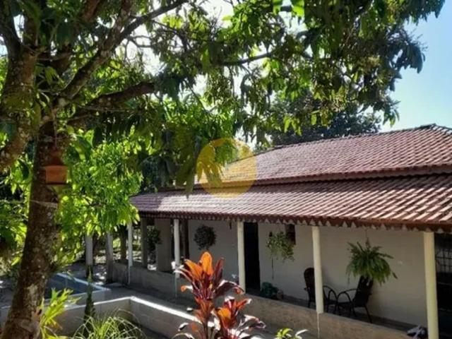 Fazenda/Sítio com 3 Quartos e 2 banheiros à Venda, 143 m² por R$ 295.000