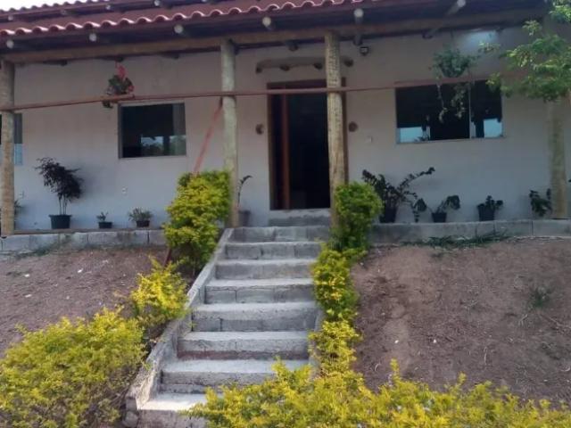 Fazenda/Sítio com 3 Quartos e 2 banheiros à Venda, 150 m² por R$ 500.000