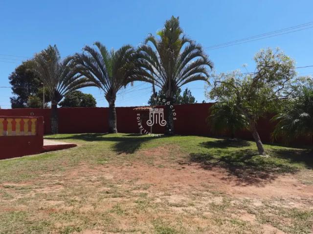 Fazenda/Sítio com 3 Quartos e 2 banheiros à Venda, 200 m² por R$ 530.000