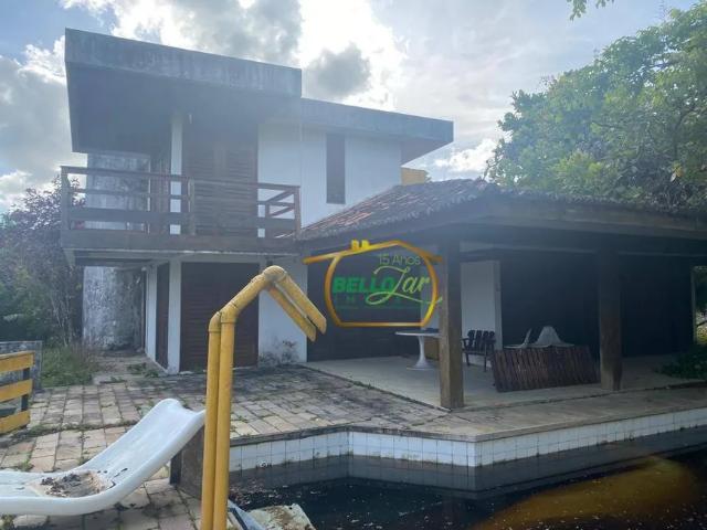 Fazenda/Sítio com 3 Quartos e 2 banheiros à Venda, 220 m² por R$ 740.000