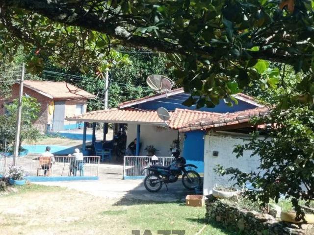 Fazenda/Sítio com 3 Quartos e 2 banheiros à Venda, 250 m² por R$ 1.200.000