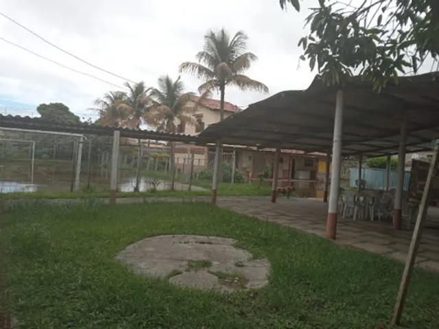 Fazenda/Sítio com 3 Quartos e 2 banheiros à Venda, 300 m² por R$ 2.000.000
