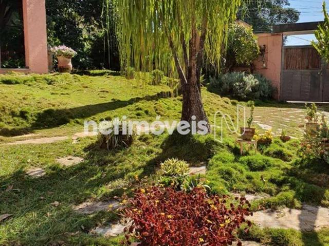 Fazenda/Sítio com 3 Quartos e 2 banheiros à Venda, 320 m² por R$ 1.100.000