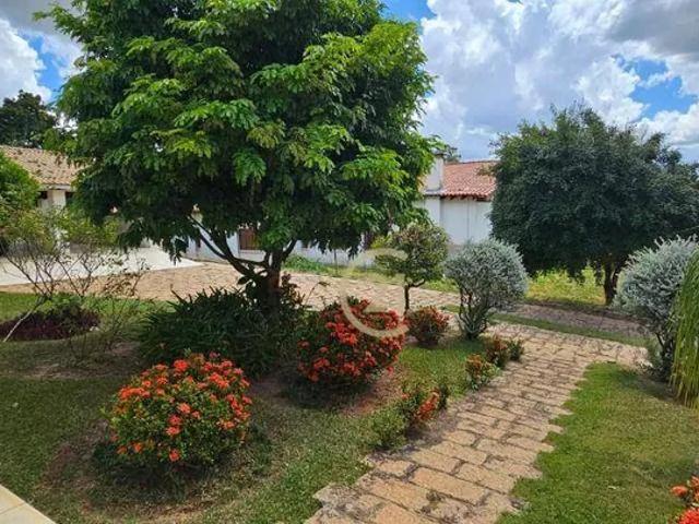 Fazenda/Sítio com 3 Quartos e 2 banheiros à Venda, 484 m² por R$ 1.379.000