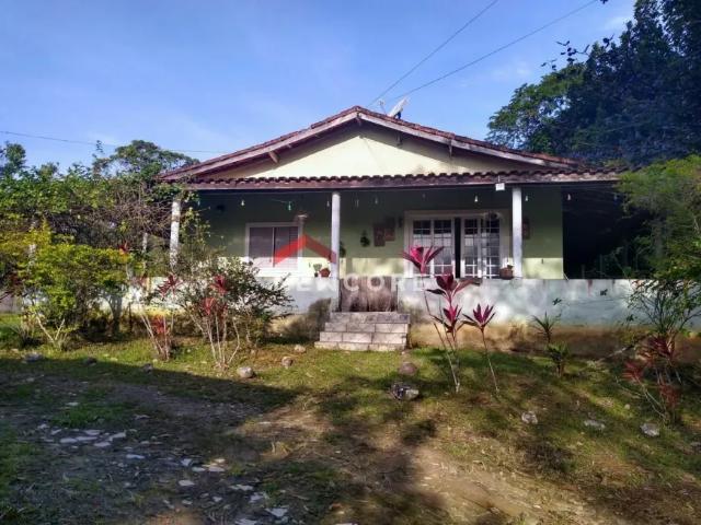 Fazenda/Sítio com 3 Quartos e 3 banheiros à Venda, 200 m² por R$ 520.000