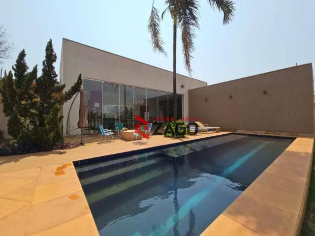 Fazenda/Sítio com 3 Quartos e 3 banheiros à Venda, 300 m² por R$ 2.000.000