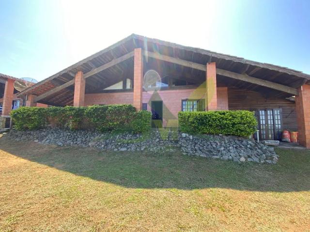 Fazenda/Sítio com 3 Quartos e 3 banheiros à Venda, 400 m² por R$ 350.000