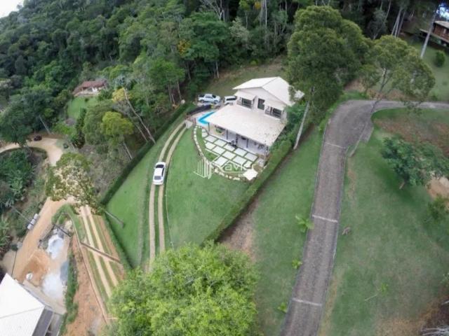 Fazenda/Sítio com 3 Quartos e 3 banheiros à Venda, 856 m² por R$ 965.000