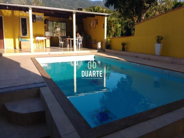 Fazenda/Sítio com 3 Quartos e 4 banheiros à Venda, 200 m² por R$ 415.000
