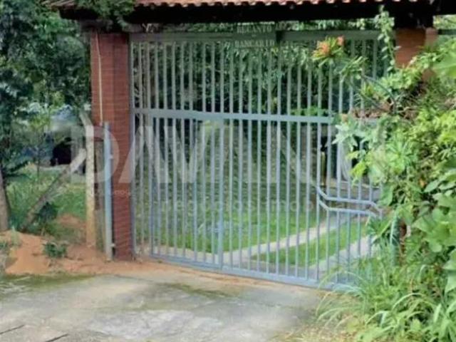 Fazenda/Sítio com 3 Quartos e 4 banheiros à Venda, 323 m² por R$ 1.150.000