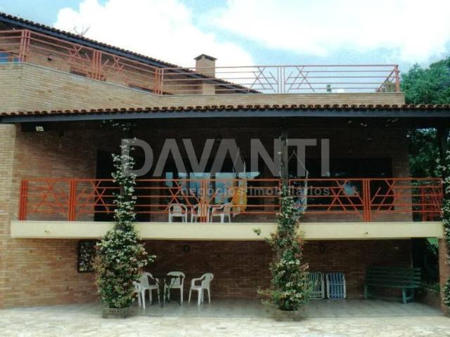 Fazenda/Sítio com 3 Quartos e 4 banheiros à Venda, 550 m² por R$ 2.600.000