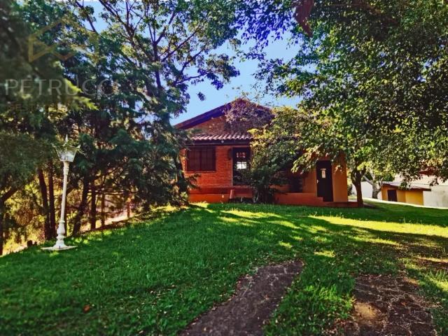 Fazenda/Sítio com 3 Quartos e 4 banheiros à Venda, 700 m² por R$ 860.000