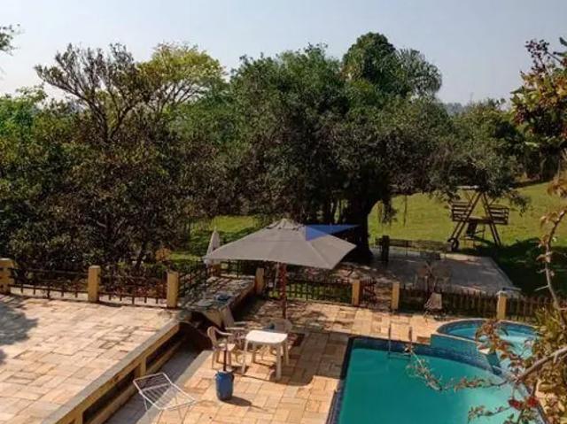 Fazenda/Sítio com 3 Quartos e 5 banheiros à Venda, 300 m² por R$ 1.100.000