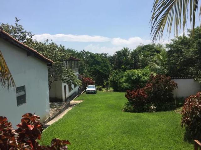 Fazenda/Sítio com 4 Quartos à Venda, 312 m² por R$ 745.000