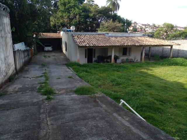 Fazenda/Sítio com 4 Quartos e 2 banheiros à Venda, 1200 m² por R$ 920.000