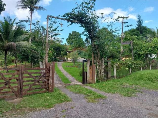 Fazenda/Sítio com 4 Quartos e 3 banheiros à Venda, 350 m² por R$ 1.500.000