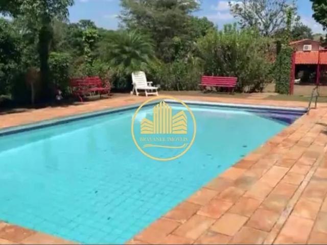 Fazenda/Sítio com 4 Quartos e 3 banheiros à Venda, 611 m² por R$ 2.600.000