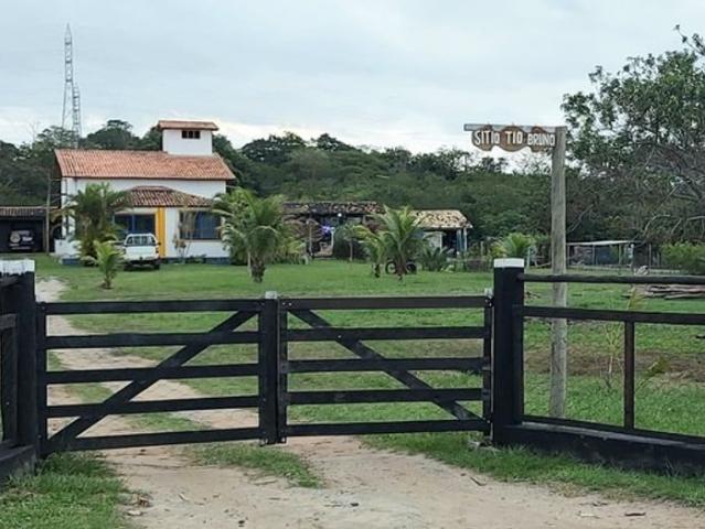Fazenda/Sítio com 4 Quartos e 4 banheiros à Venda, 250 m² por R$ 530.000
