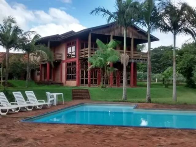 Fazenda/Sítio com 4 Quartos e 4 banheiros à Venda, 701 m² por R$ 1.070.000