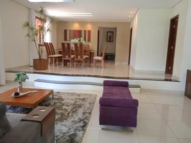 Fazenda/Sítio com 4 Quartos e 5 banheiros à Venda, 370 m² por R$ 1.285.000