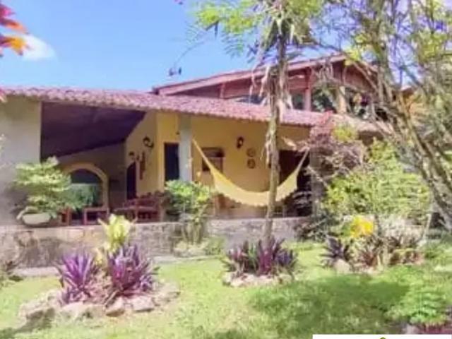 Fazenda/Sítio com 4 Quartos e 5 banheiros à Venda, 450 m² por R$ 1.100.000