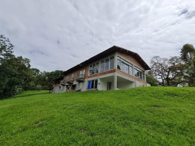 Fazenda/Sítio com 5 Quartos e 10 banheiros à Venda por R$ 3.500.000