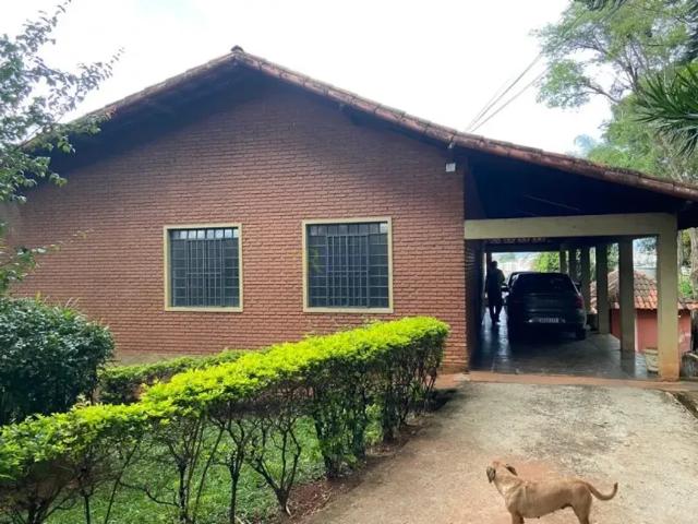 Fazenda/Sítio com 5 Quartos e 3 banheiros à Venda, 2400 m² por R$ 1.200.000