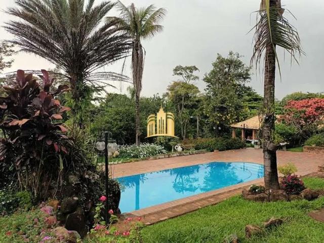 Fazenda/Sítio com 5 Quartos e 4 banheiros à Venda, 10000 m² por R$ 799.000