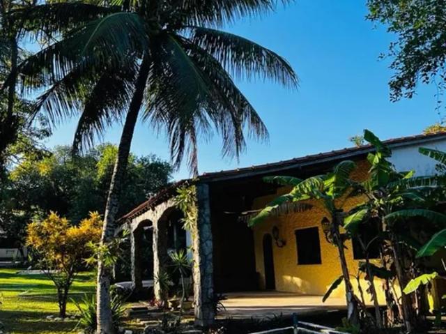 Fazenda/Sítio com 5 Quartos e 4 banheiros à Venda, 1800 m² por R$ 490.000