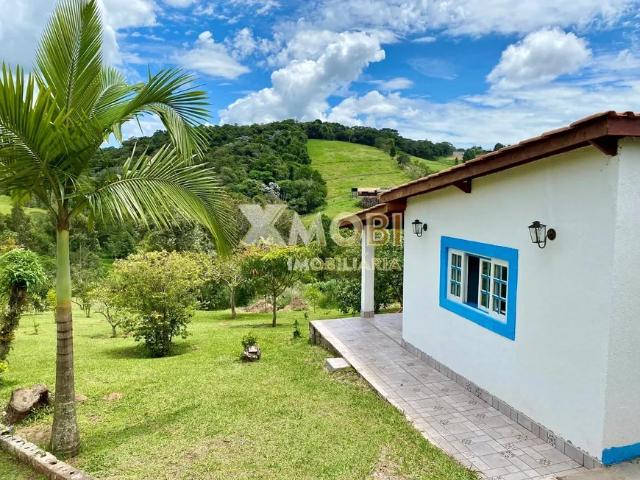 Fazenda/Sítio com 5 Quartos e 4 banheiros à Venda, 345 m² por R$ 731.400