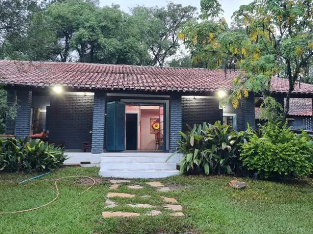 Fazenda/Sítio com 5 Quartos e 4 banheiros à Venda, 350 m² por R$ 1.900.000