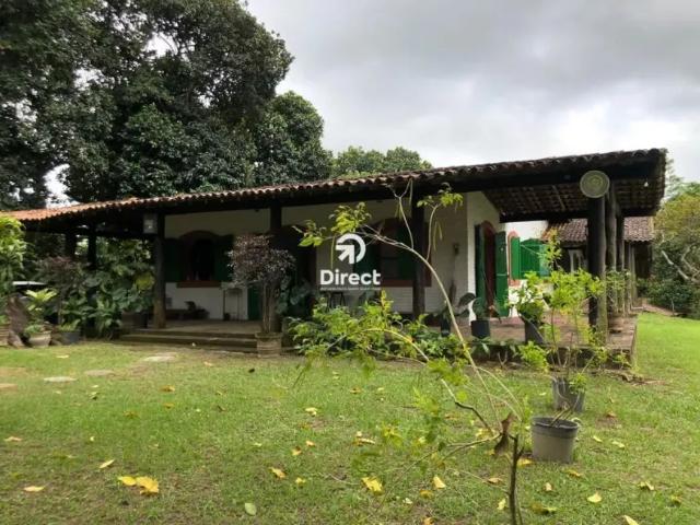 Fazenda/Sítio com 5 Quartos e 4 banheiros à Venda, 420 m² por R$ 1.250.000