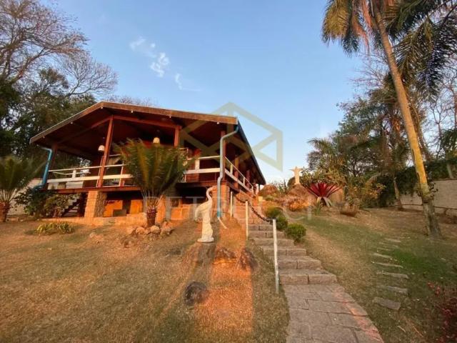 Fazenda/Sítio com 5 Quartos e 5 banheiros à Venda, 2000 m² por R$ 848.000