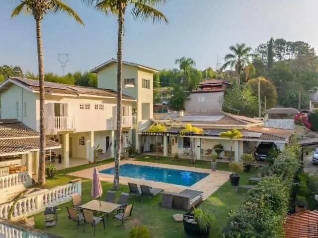 Fazenda/Sítio com 5 Quartos e 6 banheiros à Venda, 635 m² por R$ 1.100.000