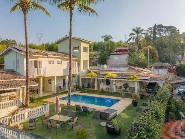 Fazenda/Sítio com 5 Quartos e 7 banheiros à Venda, 2000 m² por R$ 1.100.000