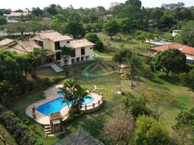 Fazenda/Sítio com 5 Quartos e 7 banheiros à Venda, 680 m² por R$ 2.000.000