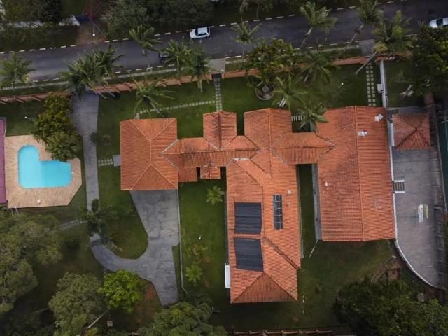 Fazenda/Sítio com 6 Quartos e 4 banheiros à Venda, 1800 m² por R$ 3.000.000