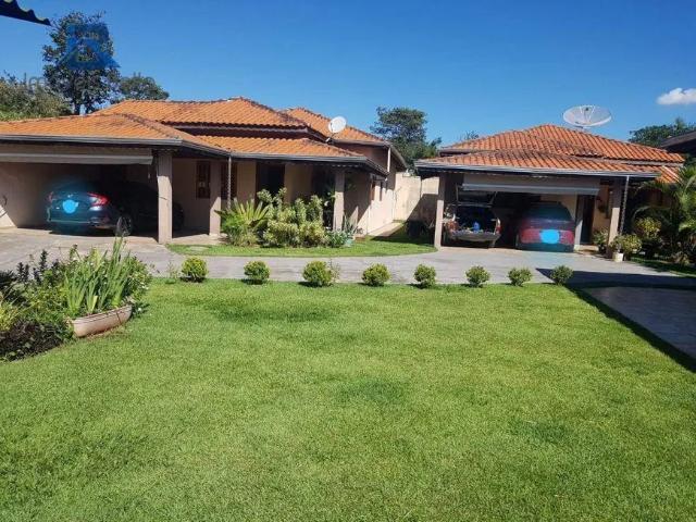 Fazenda/Sítio com 6 Quartos e 5 banheiros à Venda, 340 m² por R$ 895.000