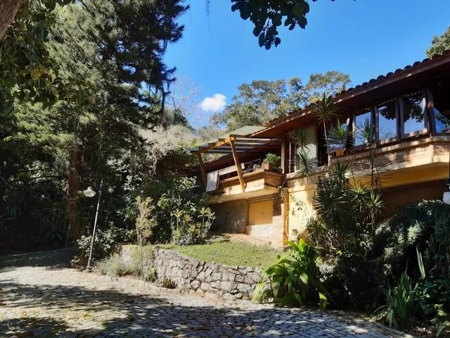 Fazenda/Sítio com 6 Quartos e 8 banheiros à Venda, 10855 m² por R$ 1.500.000
