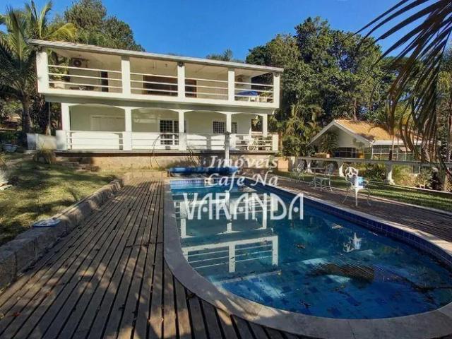 Fazenda/Sítio com 7 Quartos e 4 banheiros à Venda, 400 m² por R$ 995.000