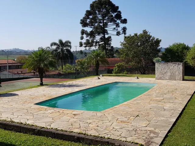 Fazenda/Sítio/Chácara para venda possui 550 metros quadrados com 6 quartos