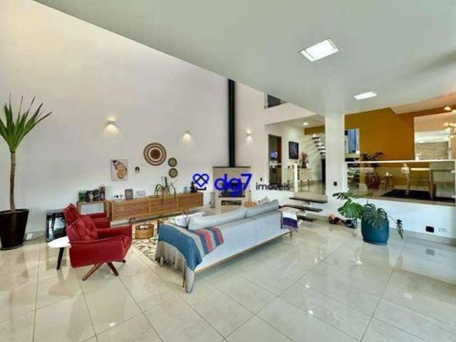 Fazendinha Ótima! 4 suítes, gourmet, piscina, escritório, academia e salão multiuso!